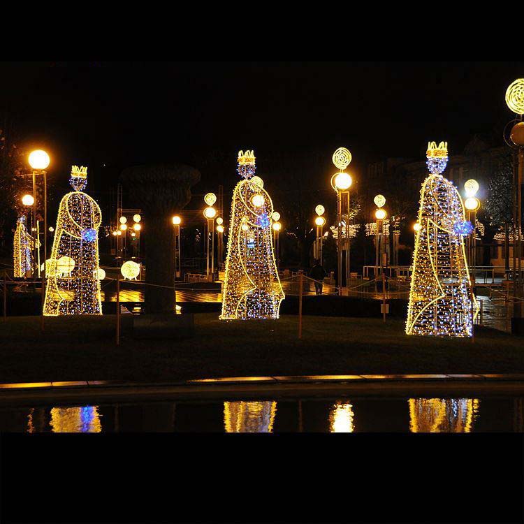 Outdoor Christmas Lighted Angels | Evermore Lighting